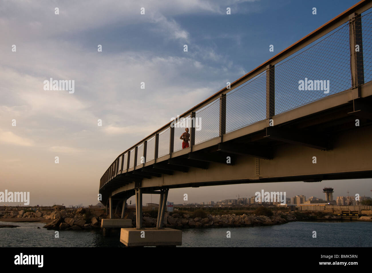 Bridge over the estuary hi-res stock photography and images - Alamy