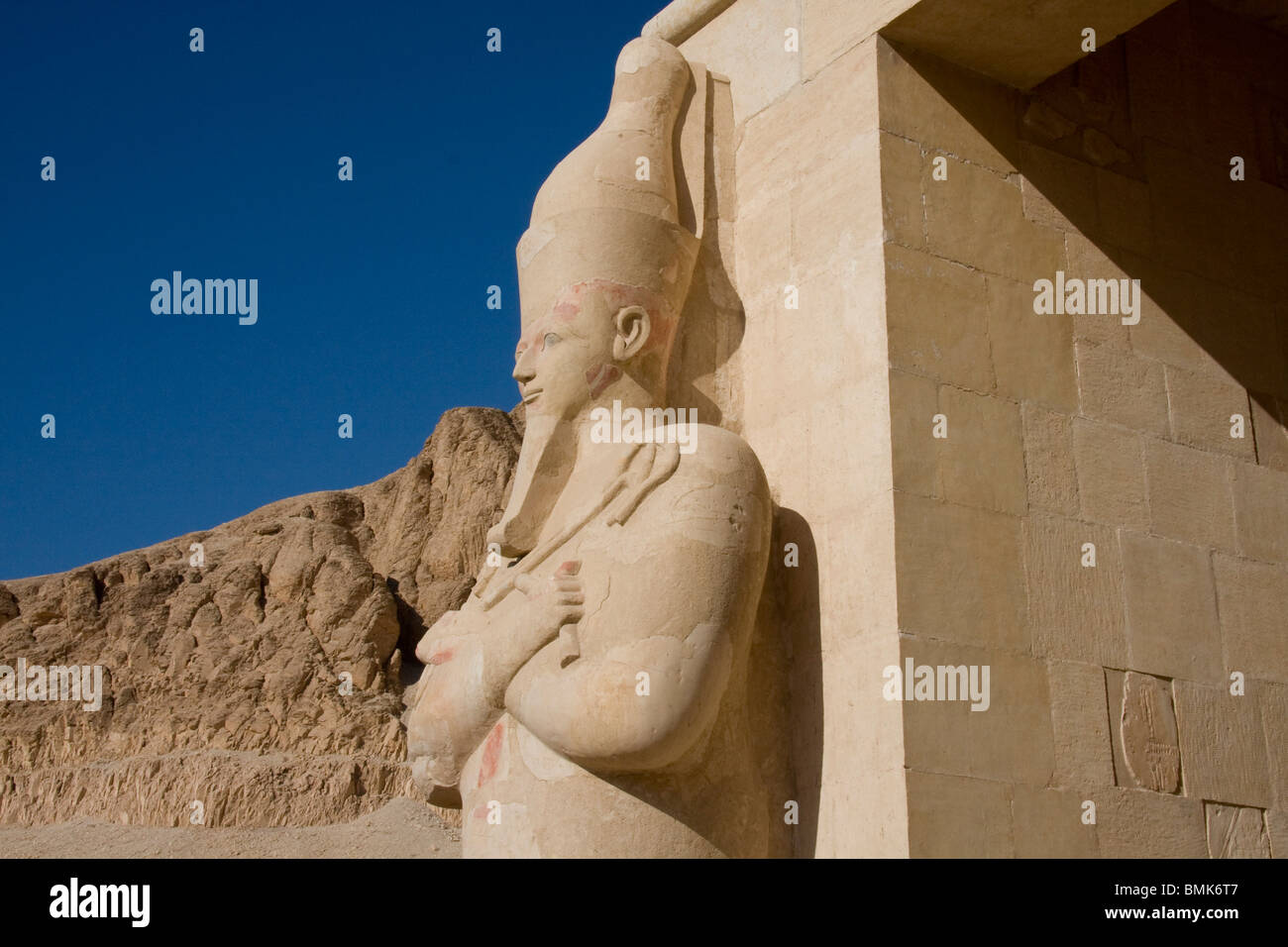 Osiride statue in the Punt Colonnade of the Hatshepsut Temple in Thebes ...