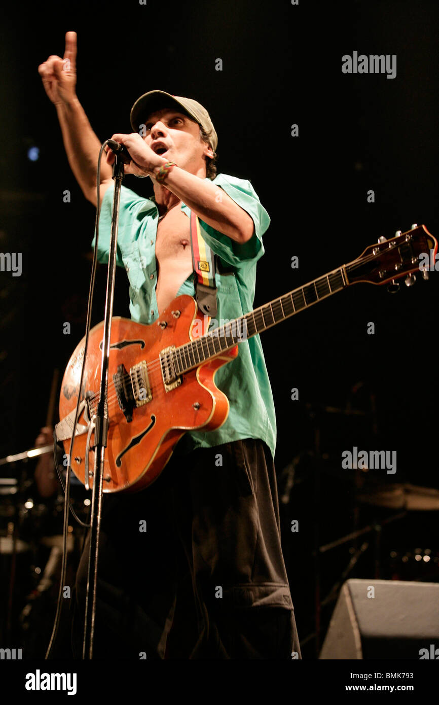 Manu chao singer hi-res stock photography and images - Alamy