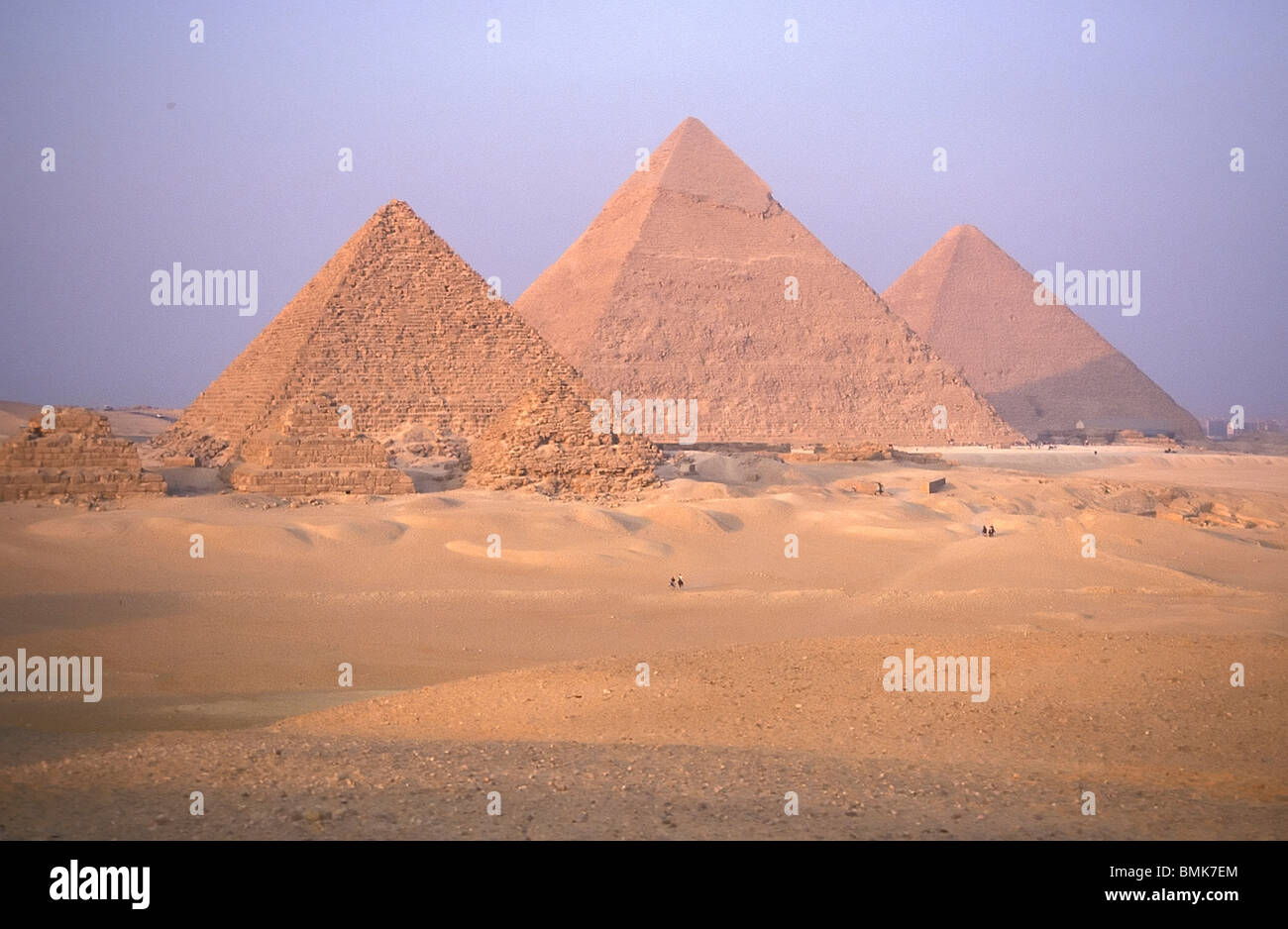 Pyramid of Menkaure (Mycerinus), Pyramid of Khafre (Chephren) and Great ...