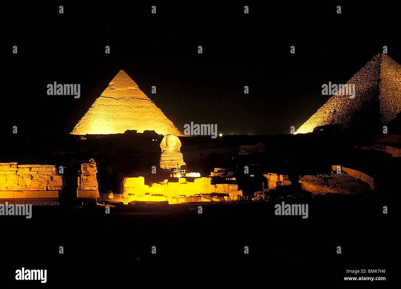 The Sphinx and Pyramid of Khafre (Chephren) lit during the Sound ...
