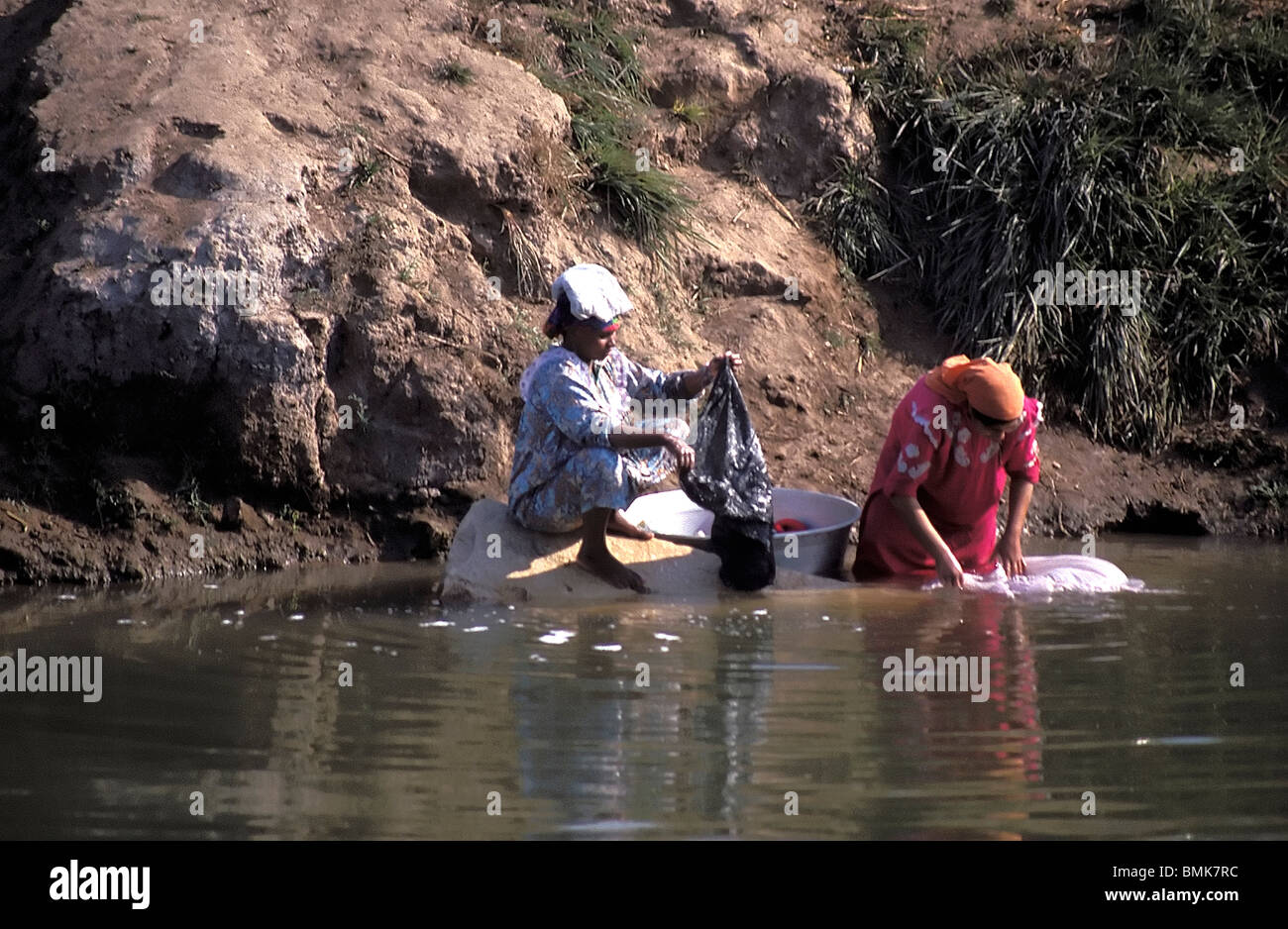Egyptian washing egypt hi-res stock photography and images - Alamy