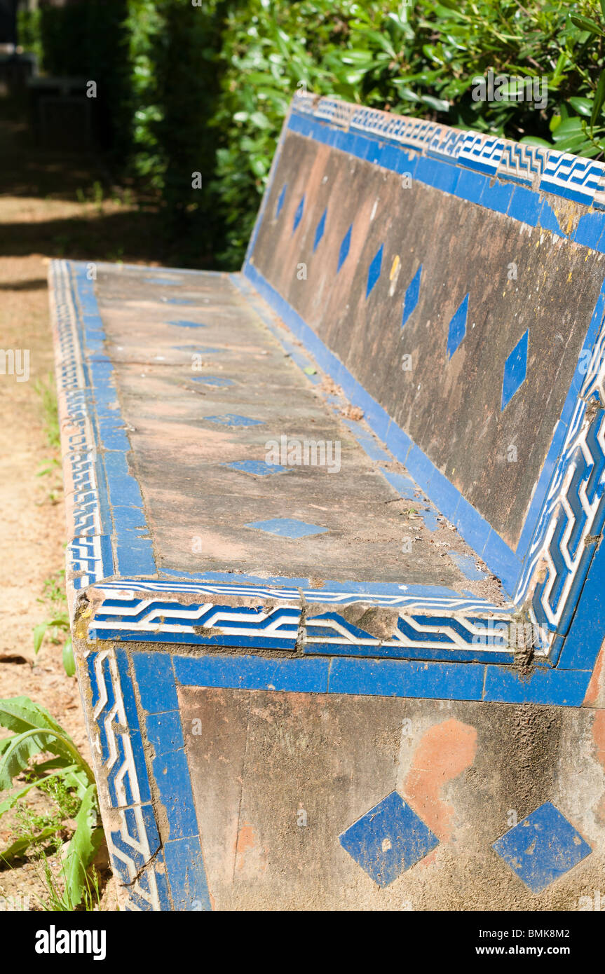 Tiled bench hi-res stock photography and images - Alamy