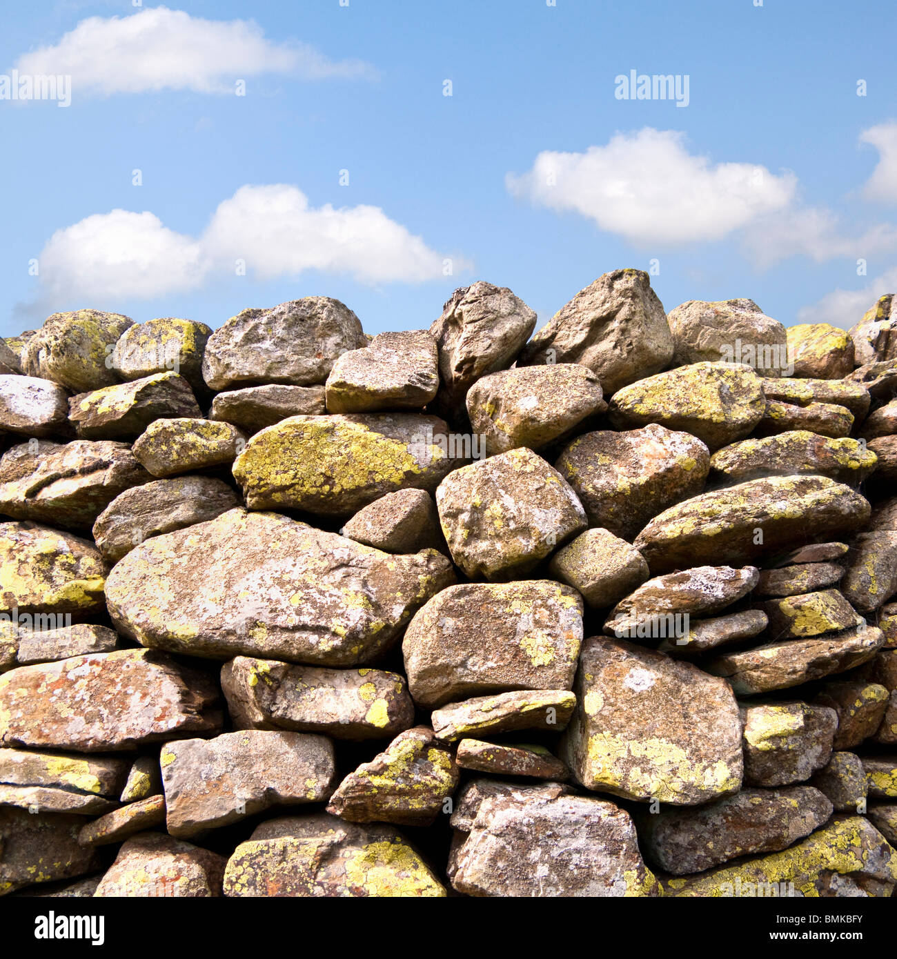 Stone wall hi-res stock photography and images - Alamy