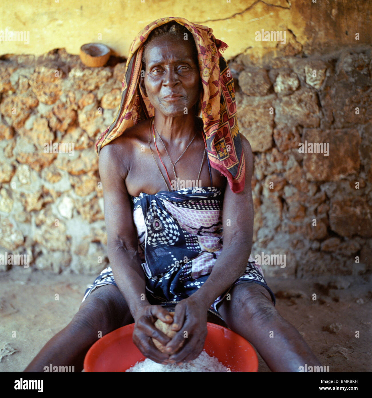 An older woman in Kenya Stock Photo - Alamy