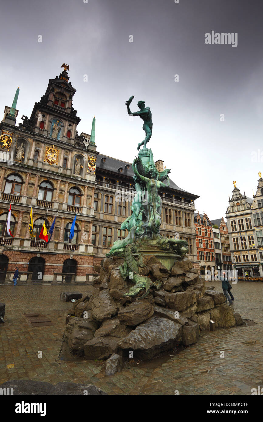 The Brabo Fountain at Grote Markt, Antwerp, Belgium Stock Photo - Alamy