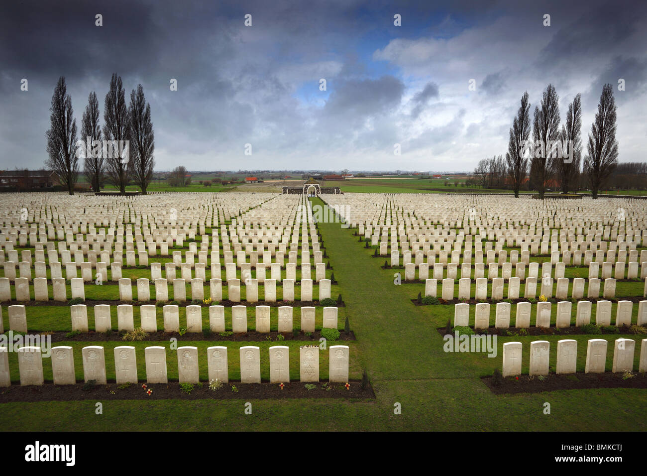 Tyne Cot cemetery near Passendale, Belgium Stock Photo - Alamy
