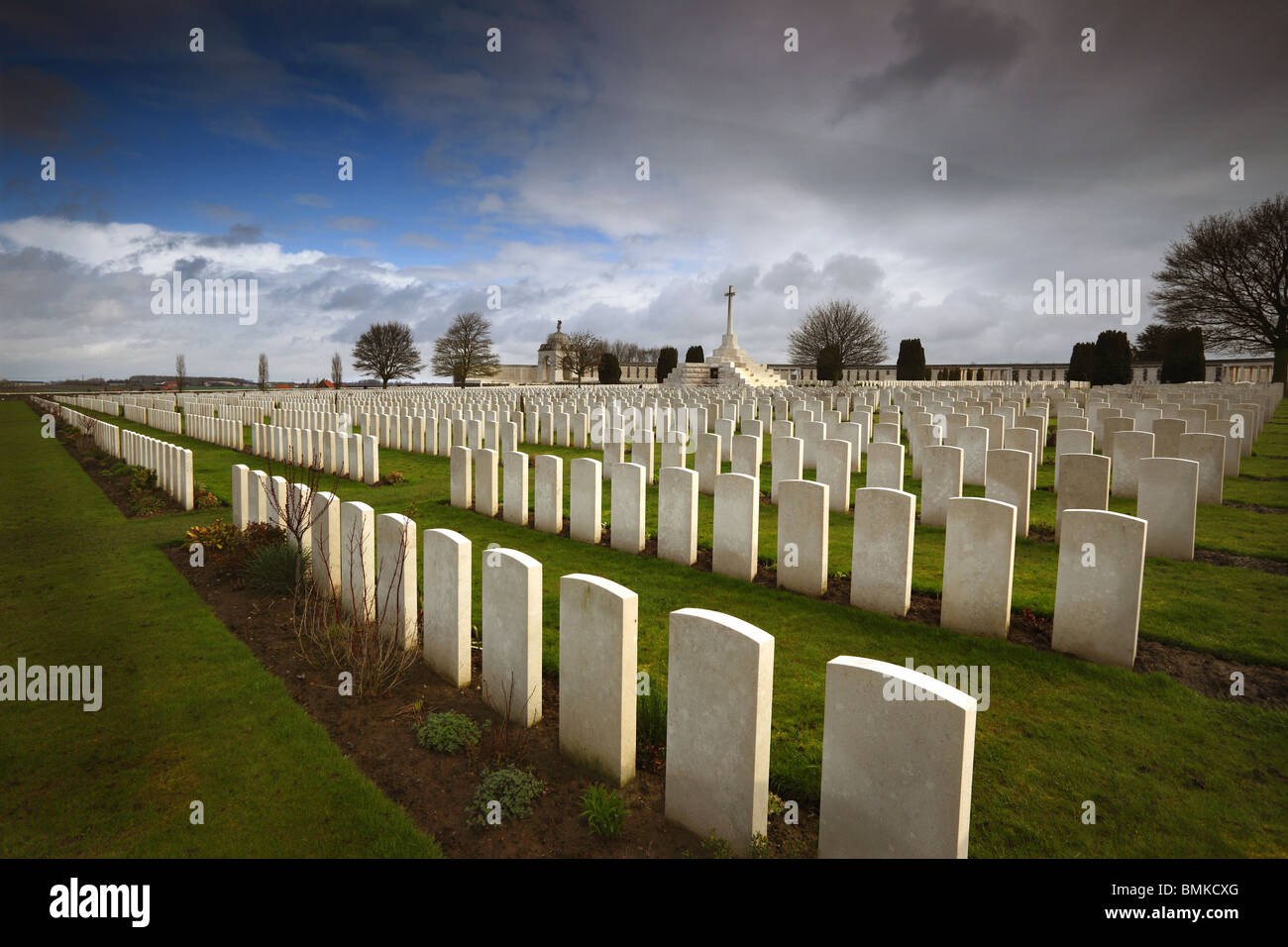 Tyne Cot cemetery near Passendale, Belgium Stock Photo - Alamy