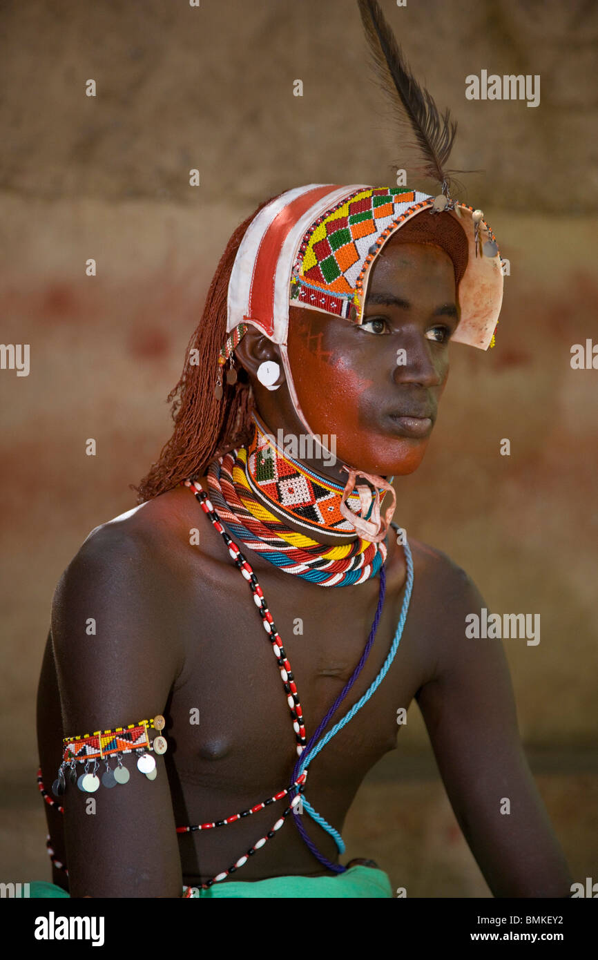 Kenya portrait young samburu man hi-res stock photography and images ...