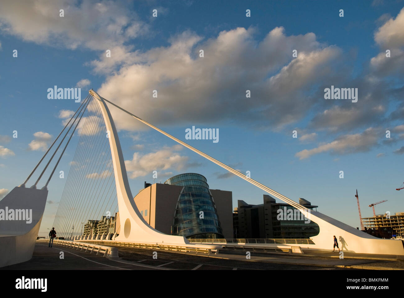 Samuel Beckett Bridge over the River Liffey, Dublin Stock Photo - Alamy