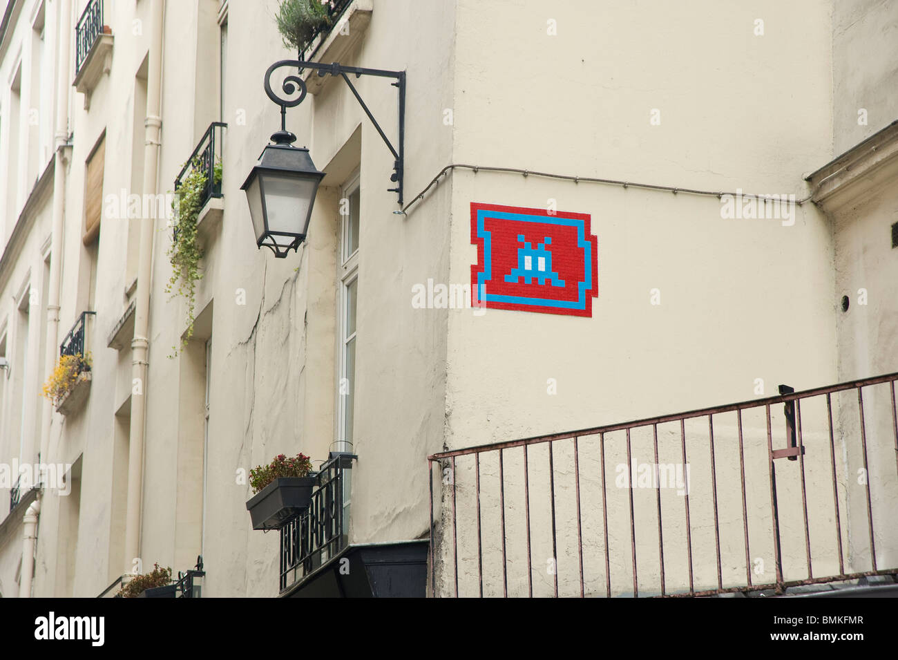 Space invader paris hi-res stock photography and images - Alamy
