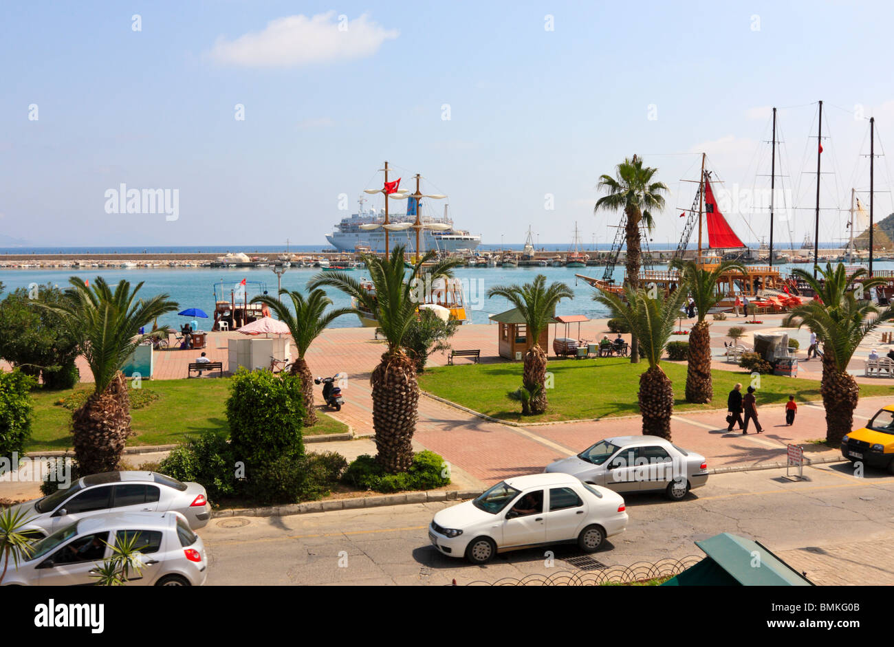 Promenade and waterfront in Alanya, Turkey Stock Photo - Alamy