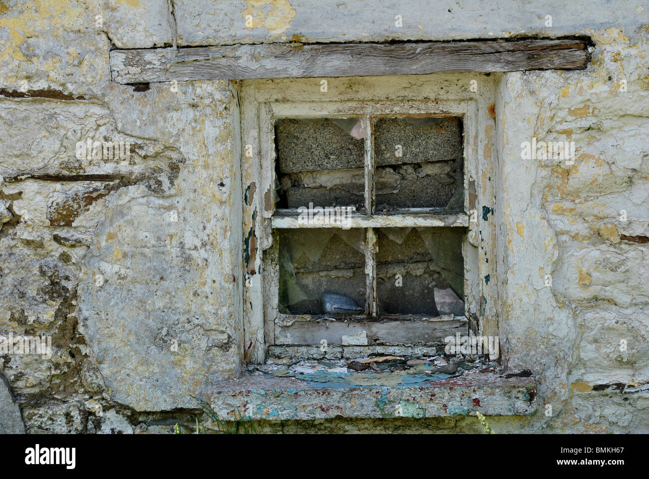 Old cottage window hi-res stock photography and images - Alamy