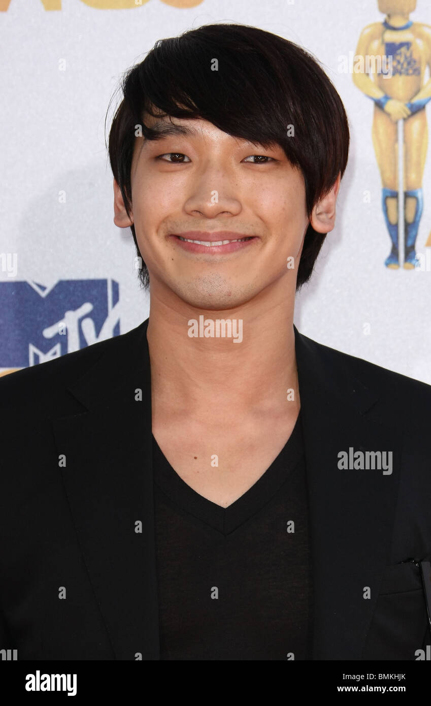 RAIN 2010 MTV MOVIE AWARDS RED CARPET UNIVERSAL CITY LOS ANGELES CA 06 ...