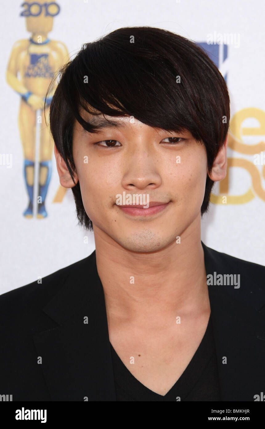 RAIN 2010 MTV MOVIE AWARDS RED CARPET UNIVERSAL CITY LOS ANGELES CA 06 ...