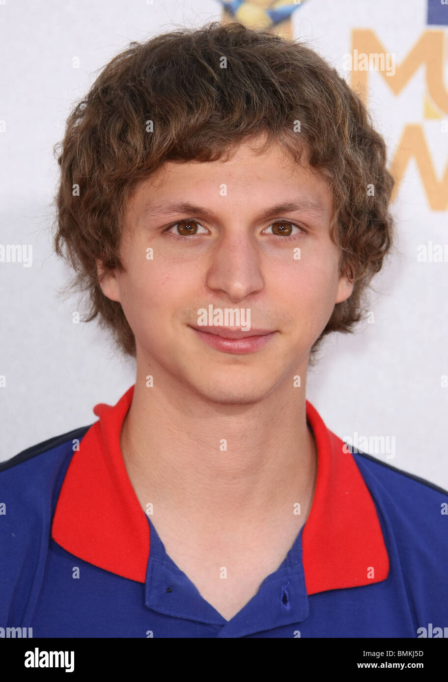 MICHAEL CERA 2010 MTV MOVIE AWARDS RED CARPET UNIVERSAL CITY LOS ...
