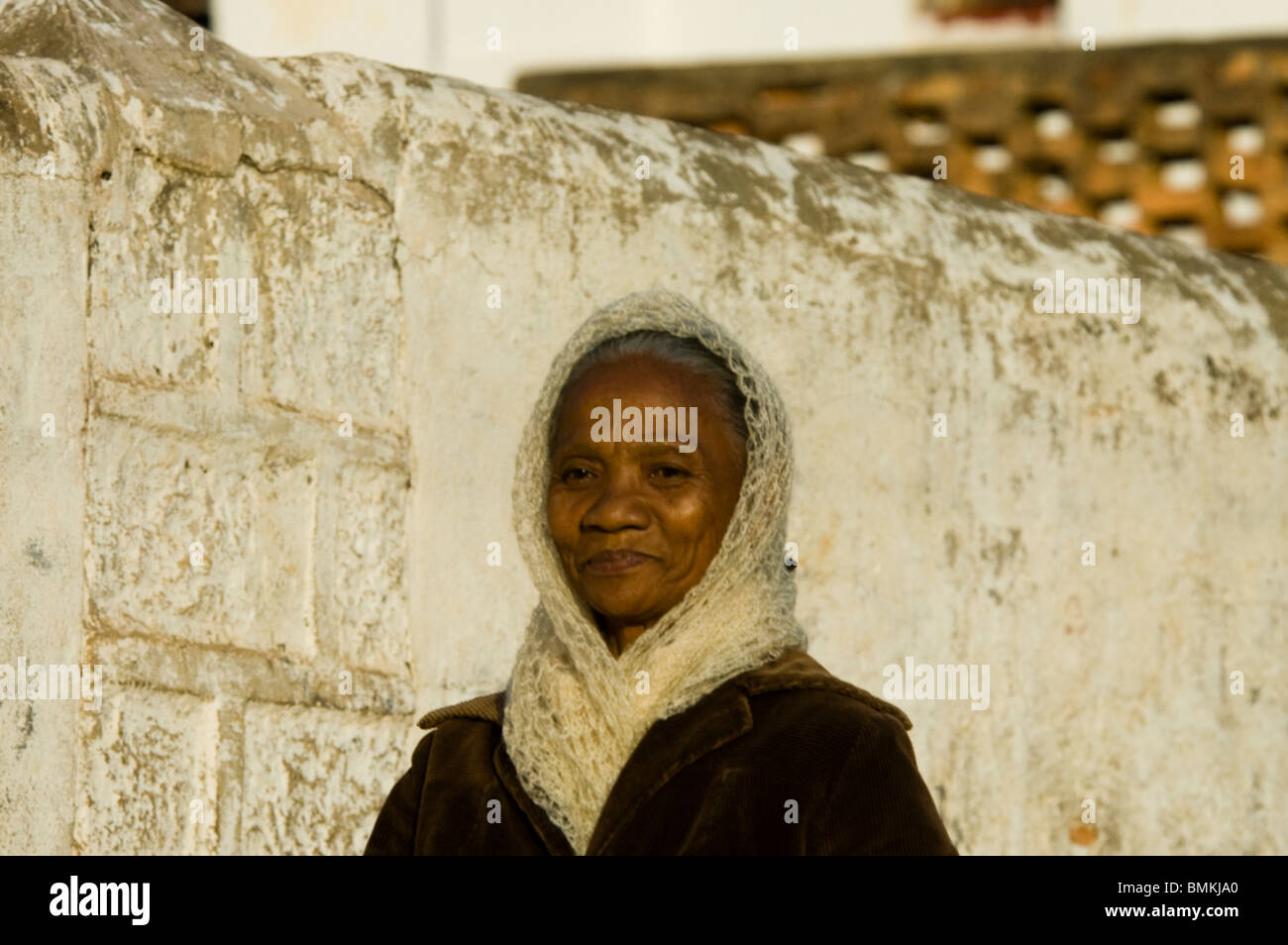 Madagascar, Fianarantsoa. Old woman Stock Photo - Alamy
