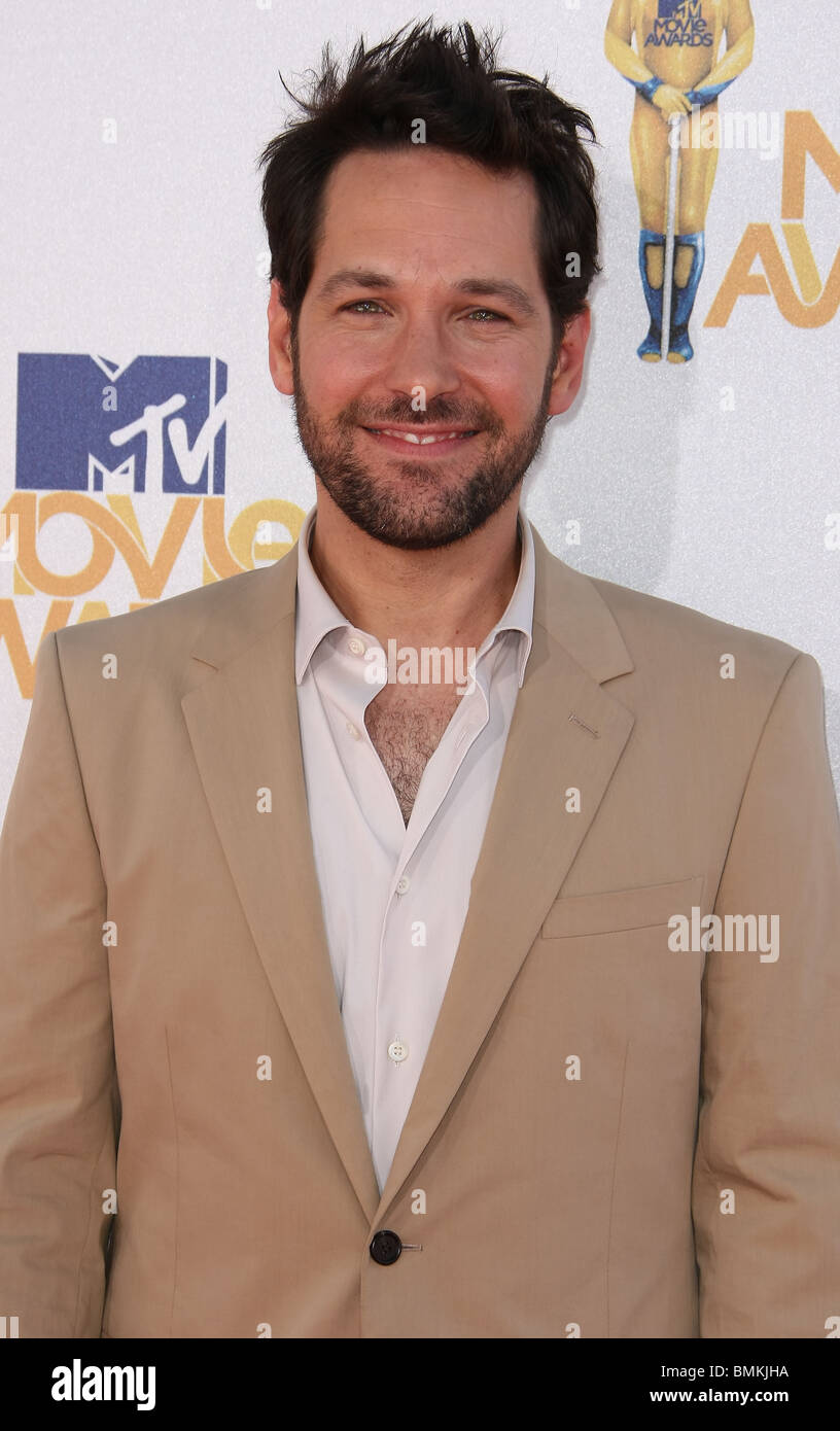 PAUL RUDD 2010 MTV MOVIE AWARDS RED CARPET UNIVERSAL CITY LOS ANGELES ...
