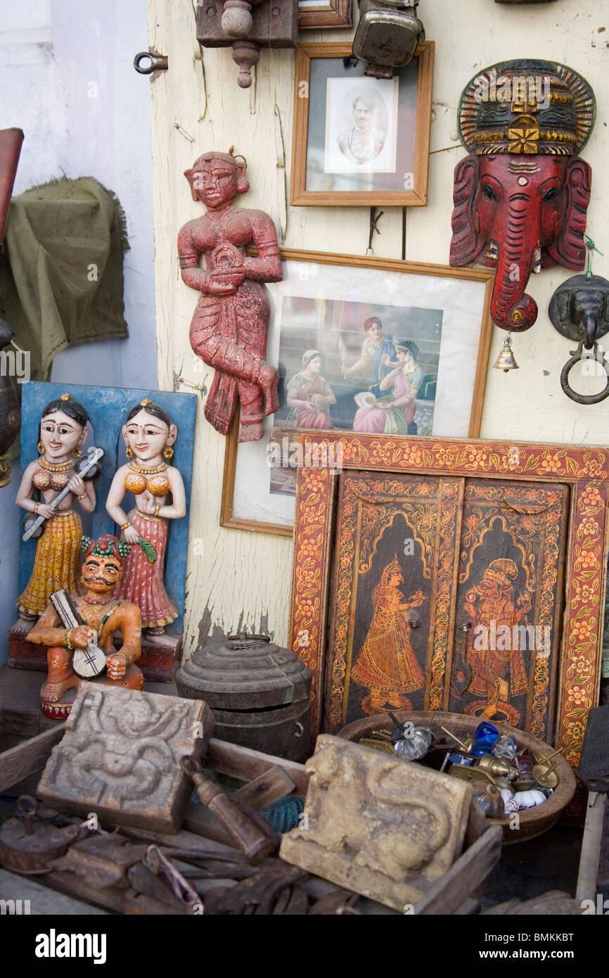 Art shop selling old artifact ; Udaipur ; Rajasthan ; India Stock Photo ...