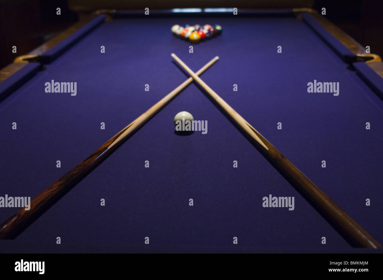 Cue sticks hi-res stock photography and images - Alamy