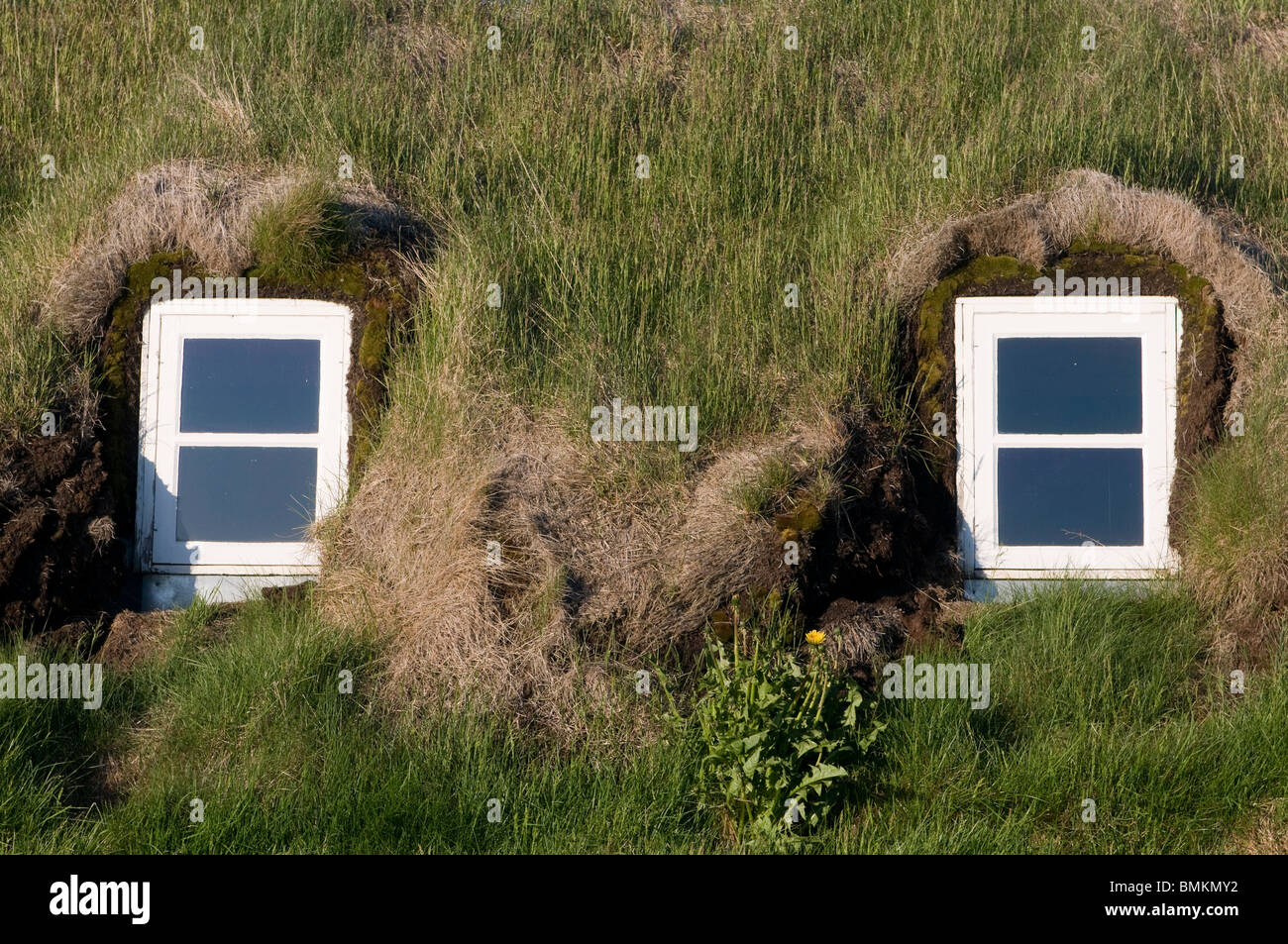 Turf huts hi-res stock photography and images - Alamy