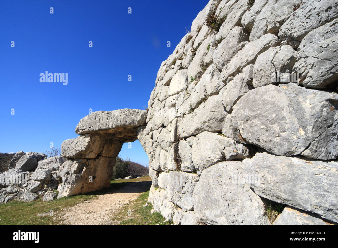 Porta Saracena (Saracena Gate) at Segni Stock Photo - Alamy