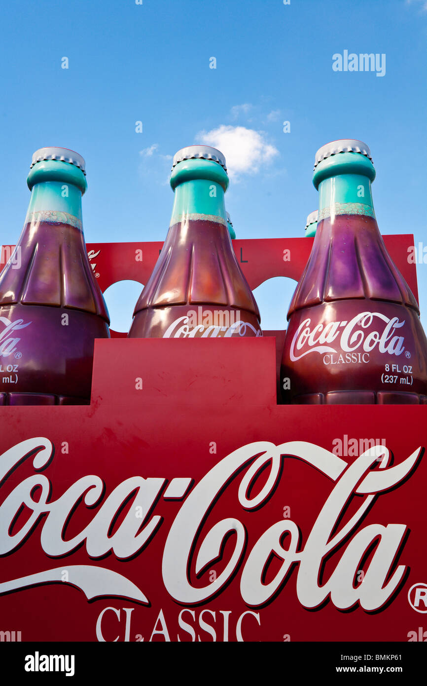 Giant coke bottle hi-res stock photography and images - Alamy