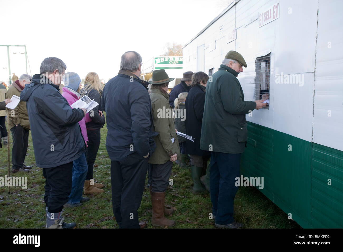 Point to point horse racing cottenham in hi-res stock photography and ...