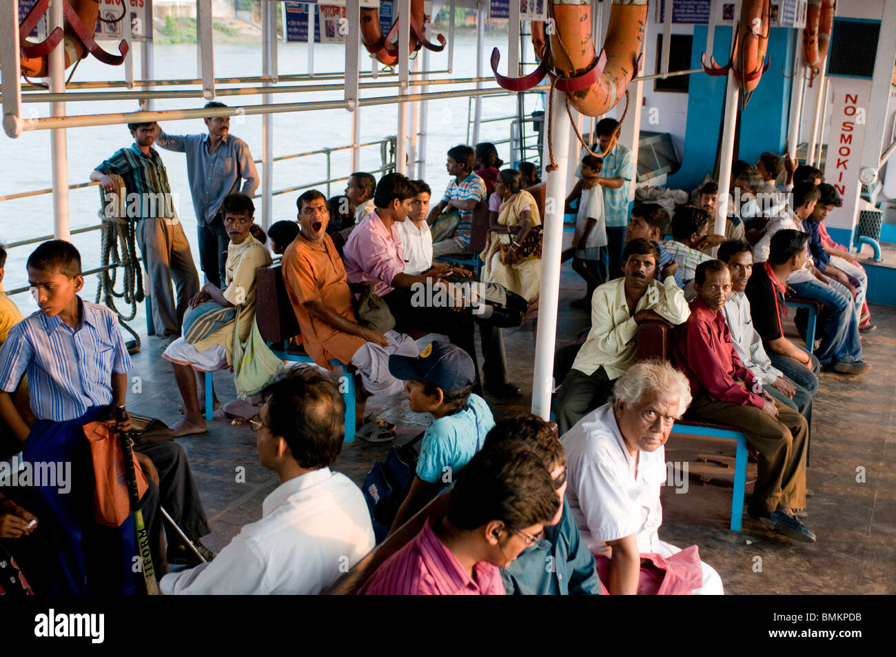 India ferry hi-res stock photography and images - Alamy