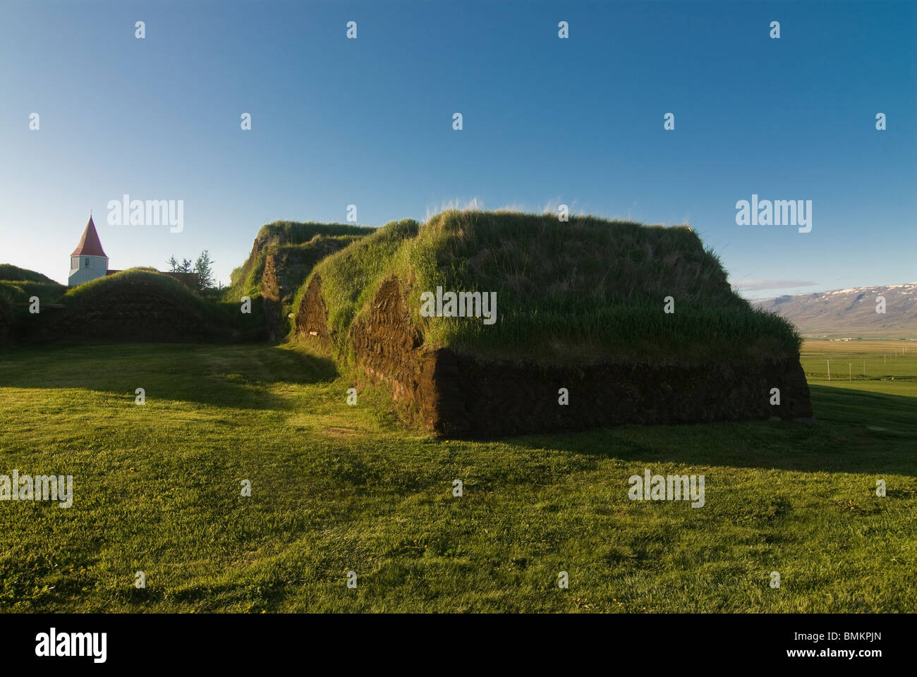 Turf huts hi-res stock photography and images - Alamy