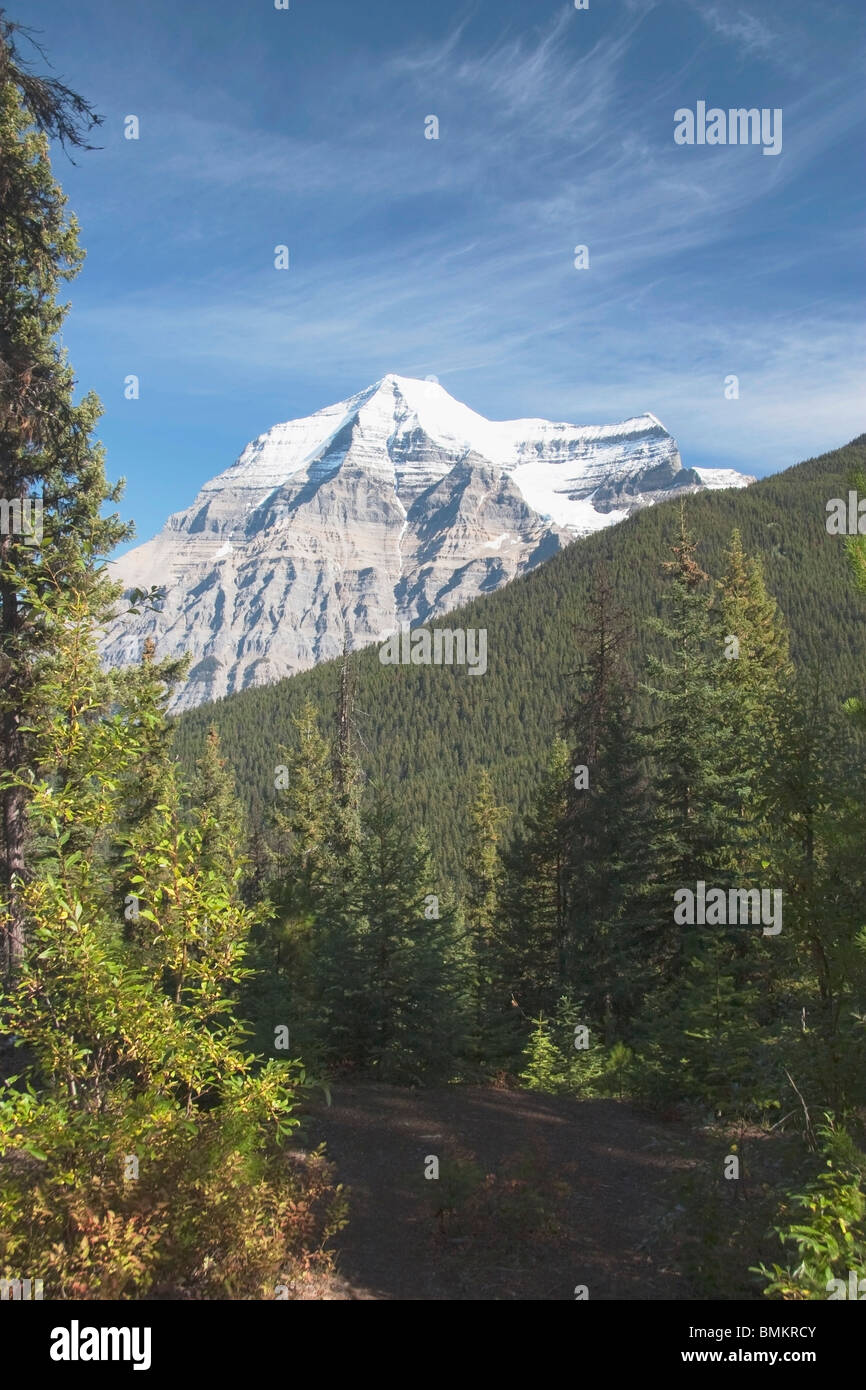 Mount Robson, Mount Robson Provincial Park, British Columbia, Canada ...