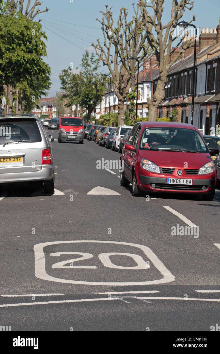 20 Mph Speed Limit Markings High Resolution Stock Photography and ...