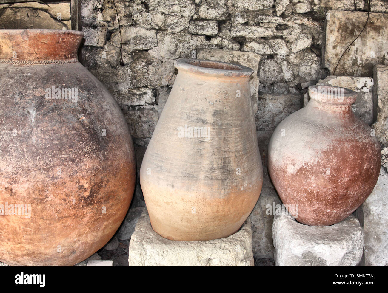 Ancient greek jug hi-res stock photography and images - Alamy