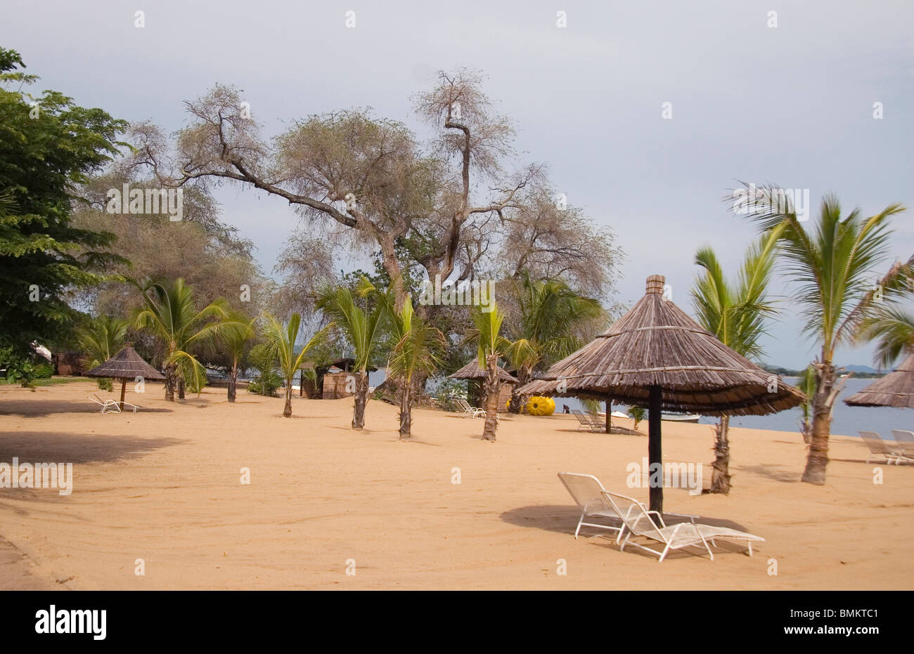 Mangochi beach lake malawi malawi hi-res stock photography and images ...
