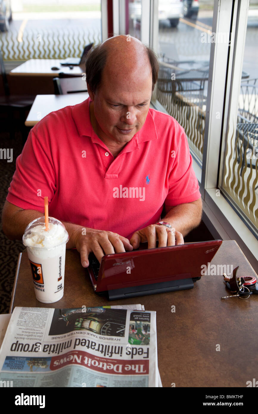 Unemployed worker hi-res stock photography and images - Alamy