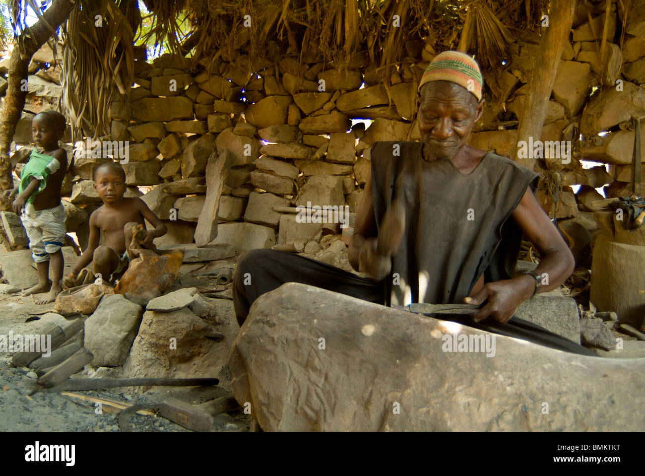 Dogon tribe hi-res stock photography and images - Alamy