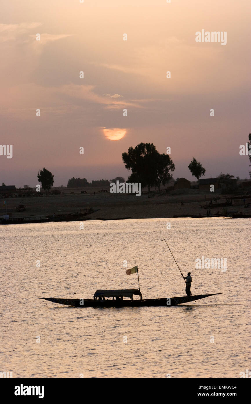 Mali, Mopti. Boat on the Niger River Stock Photo - Alamy