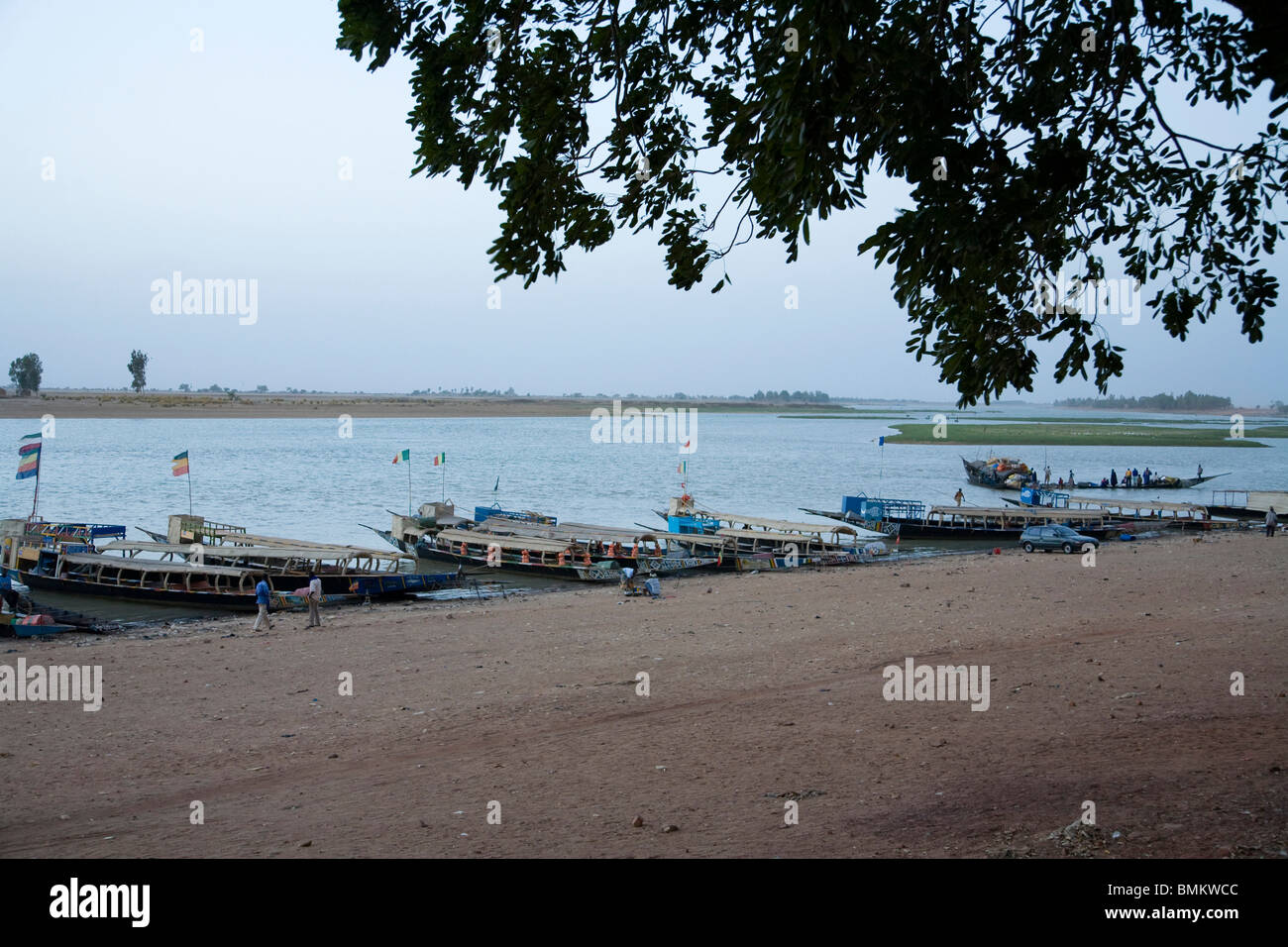 Mali, Mopti. Pinasse Boats on the Niger River Stock Photo - Alamy