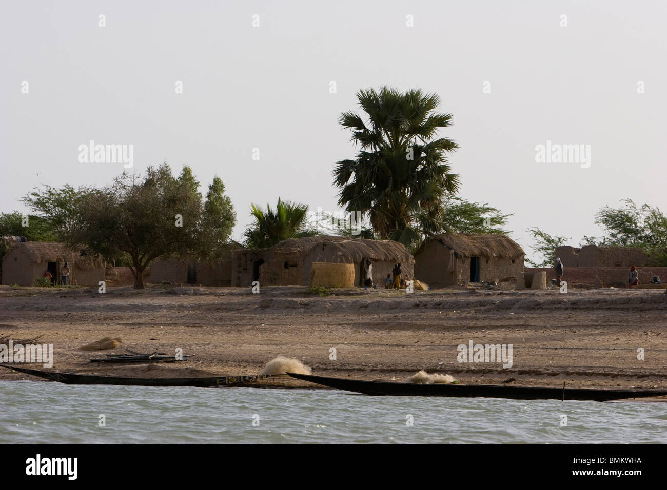 Mali, Mopti. Village along the shores of the Niger River between Mopti ...