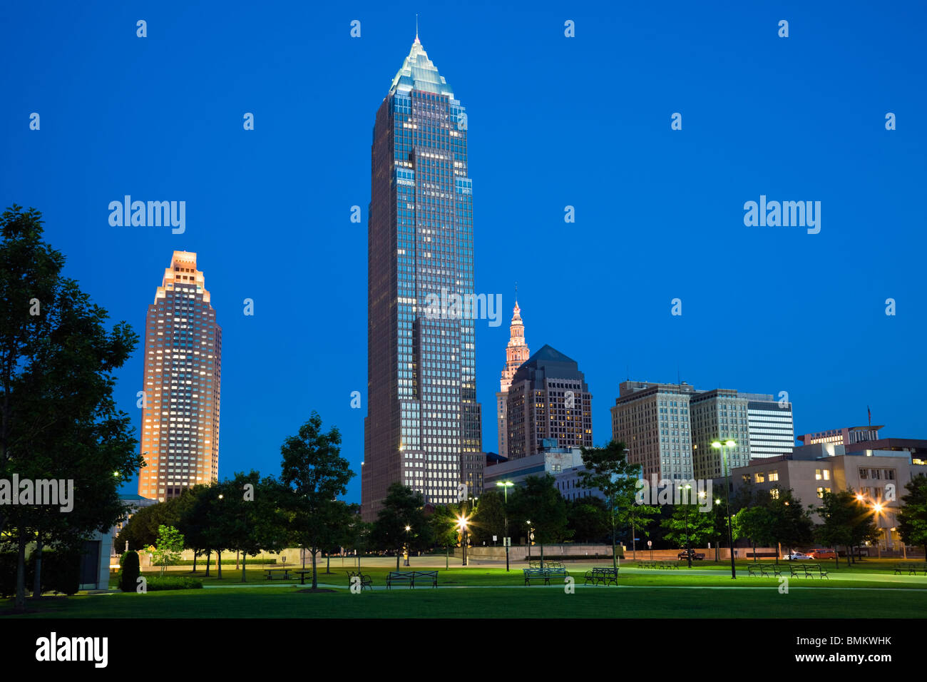 Cleveland ohio skyline at night hi-res stock photography and images - Alamy