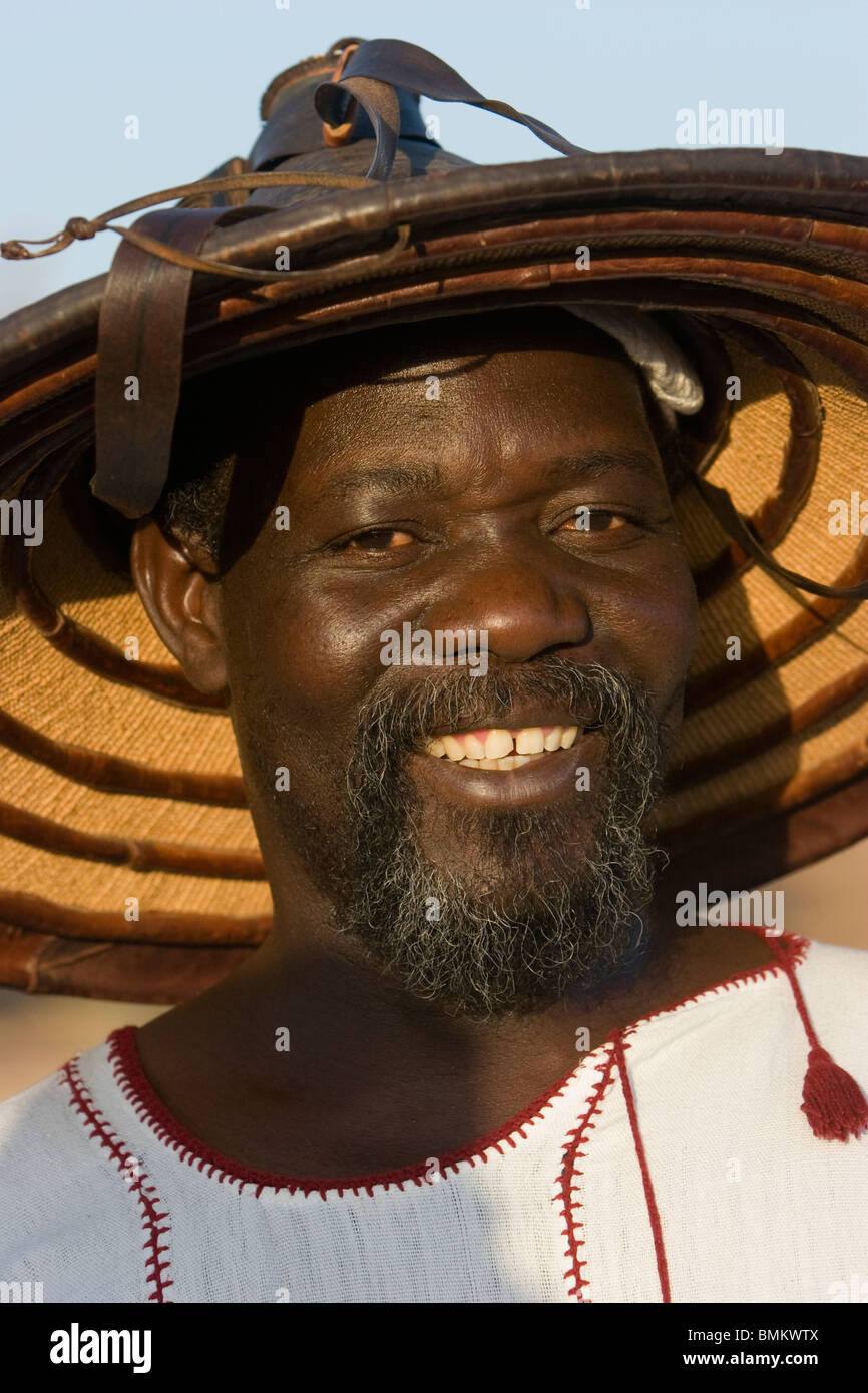 Mali, Sangha, Dogon man Stock Photo - Alamy