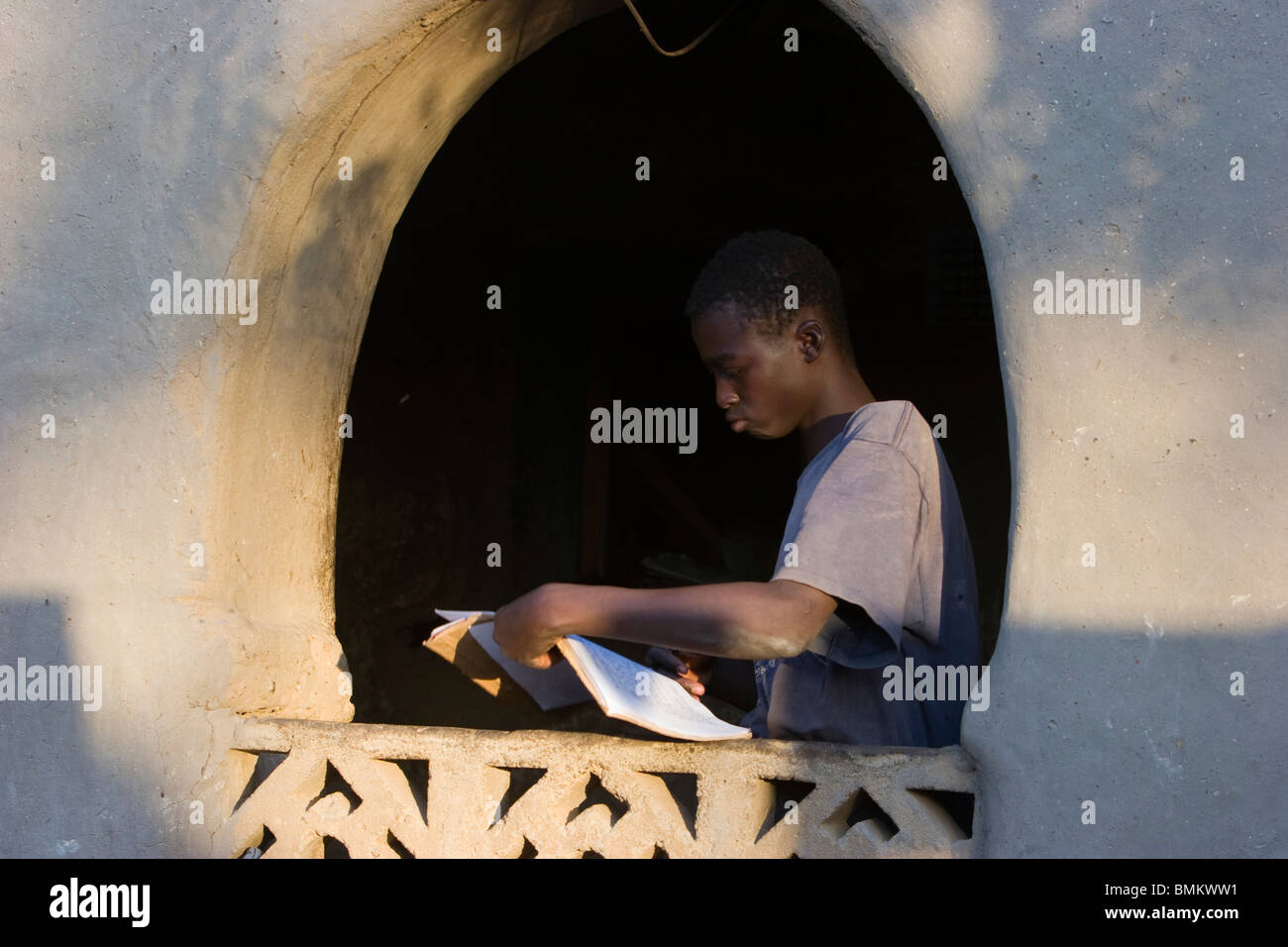 Mali, Sangha, Dogon boy Stock Photo - Alamy