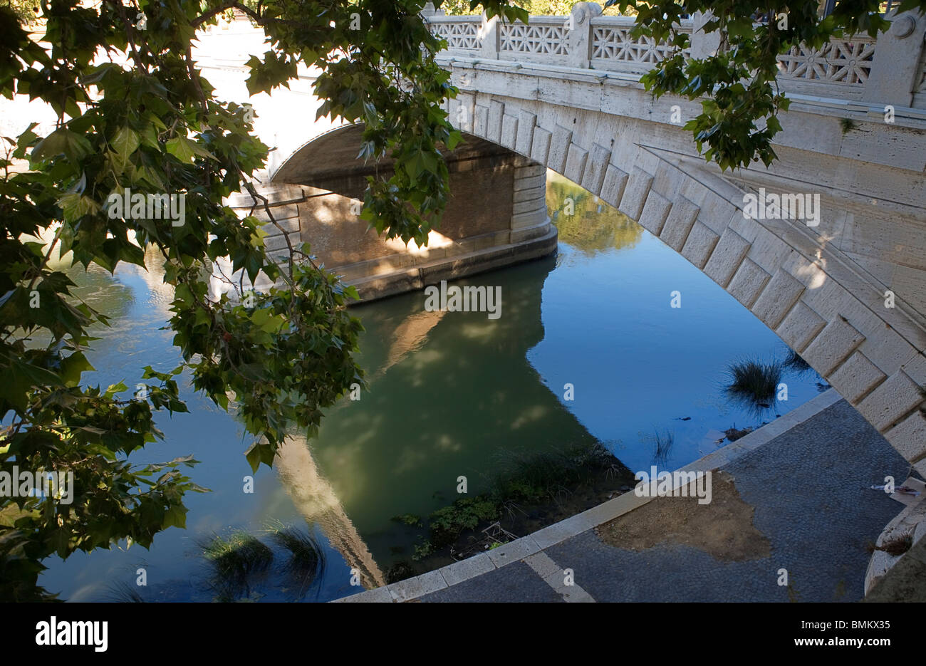 A bridge on the Tiber River, Rome, Italy Stock Photo - Alamy