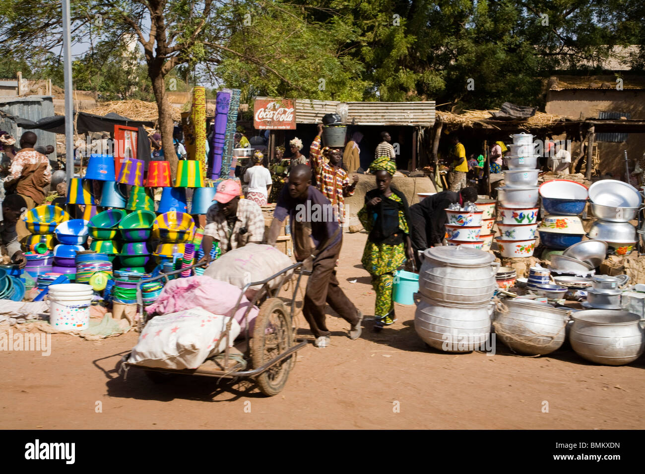Bamako market hi-res stock photography and images - Alamy