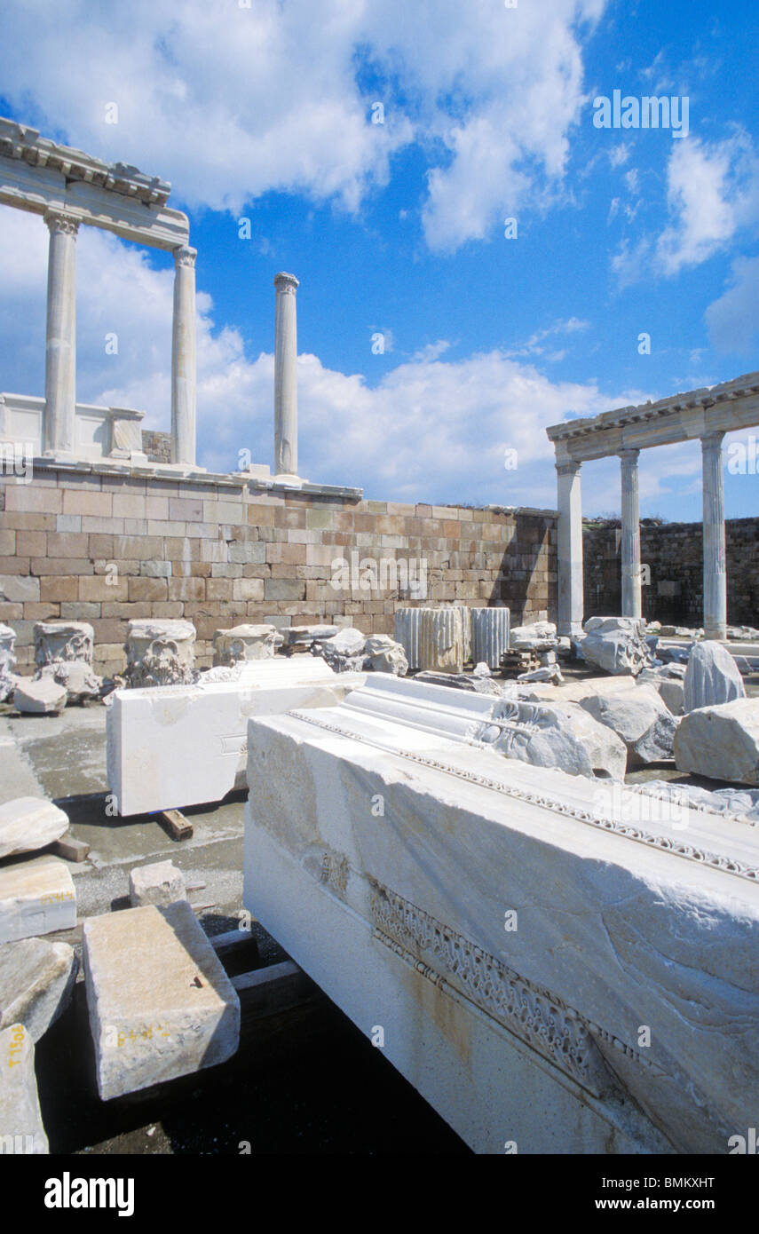 TEMPLE OF TRAYAN, RUINS, PERGAMON, BERGAMA, TURKEY Stock Photo - Alamy
