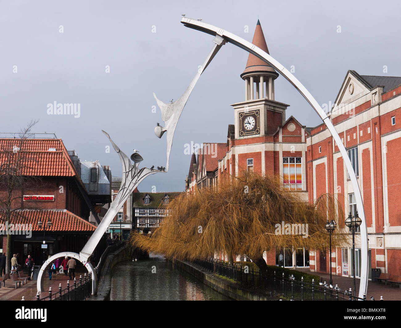 Empowerment sculpture by Stephen Broadbent at the Waterside shopping ...