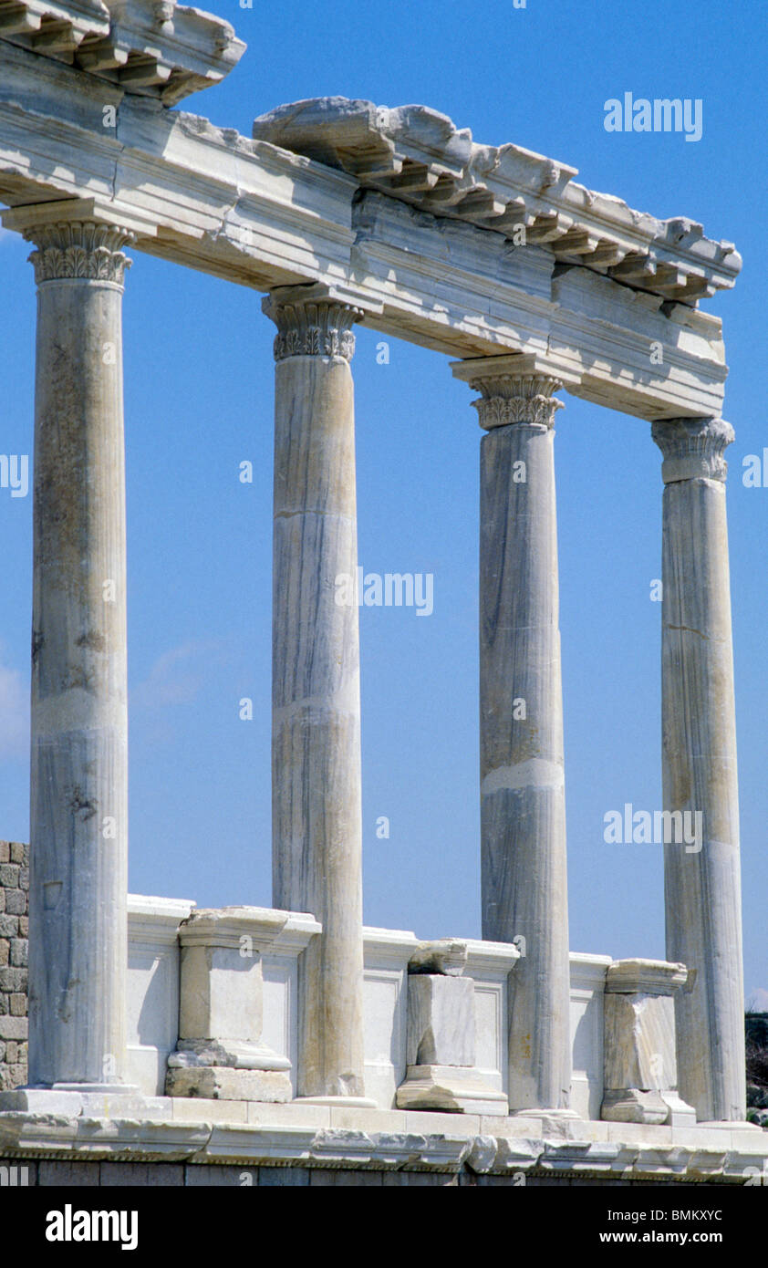 TEMPLE OF TRAYAN, RUINS, PERGAMON, BERGAMA, TURKEY Stock Photo - Alamy