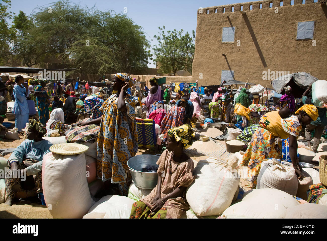 Mali segou market hi-res stock photography and images - Alamy