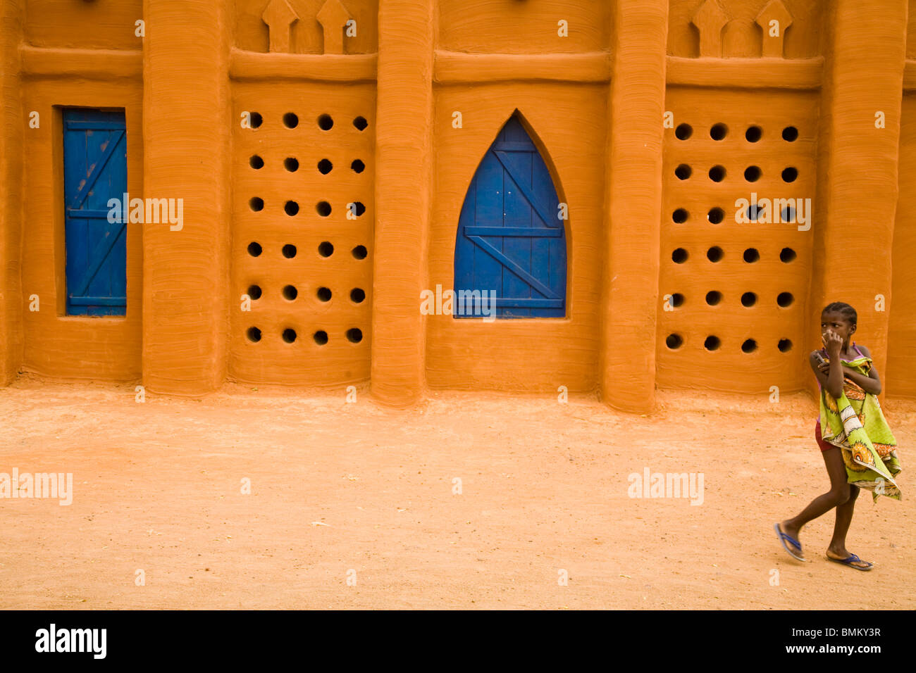 Africa mali mud brick building hi-res stock photography and images - Alamy