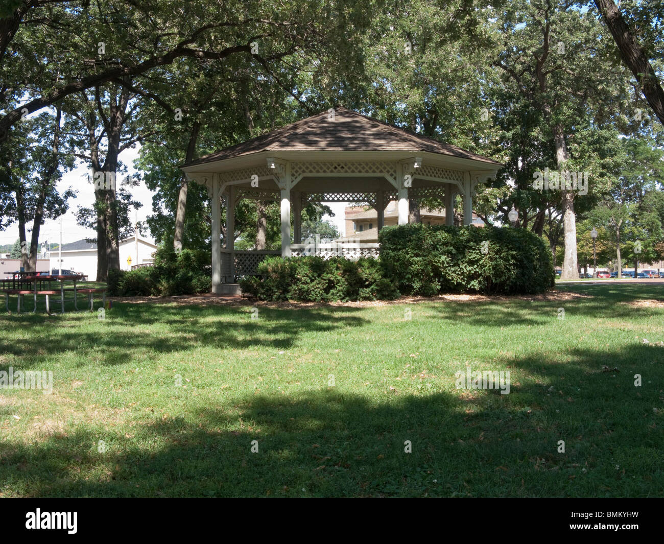 Central park gazebo hi-res stock photography and images - Alamy